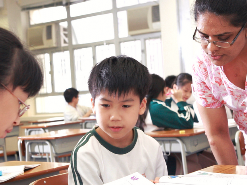 Breaking the Myths between Native & Non Native English Teachers | Hong ... Breaking the Myths between Native & Non Native English Teachers | Hong ...